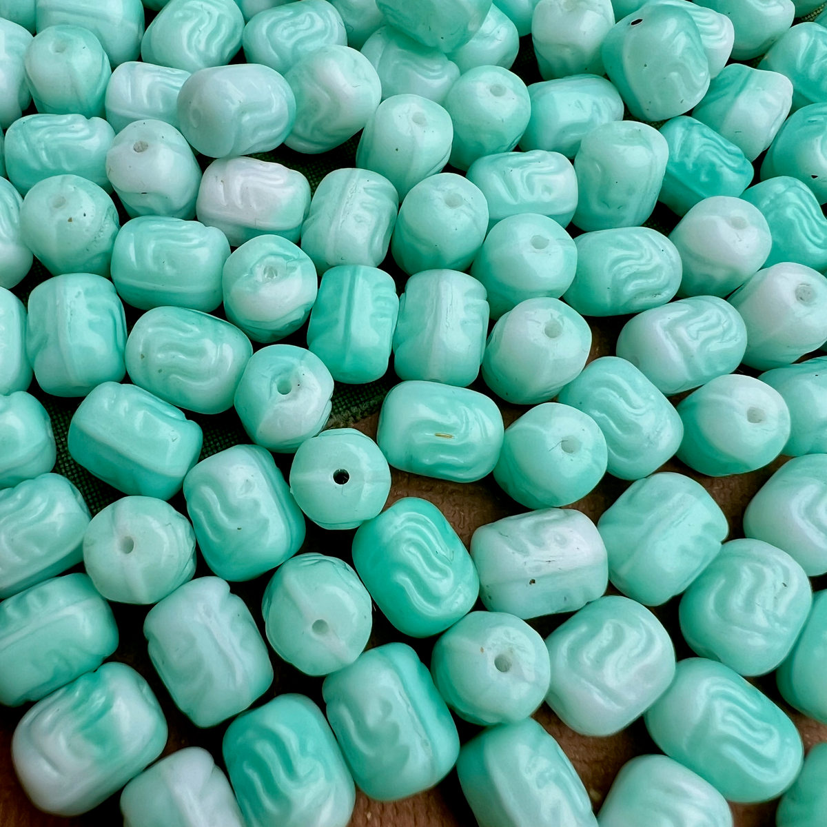 Mint Green Etched Cylinder Beads - 100 Pieces – Bead Goes On